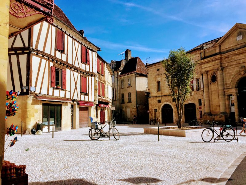 Why you should visit Bergerac in the South of France – ScribbleStu